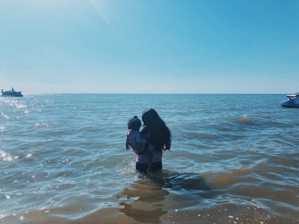SUN, SAND AND A FRESH SWIM - SUNSET BAY BEACH | Totally MOM-Sense