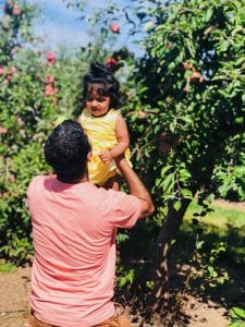 APPLE PICKING IN BECKER FARMS | Totally MOM-Sense