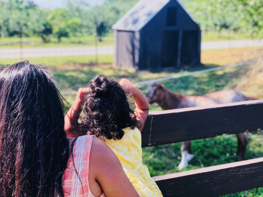 APPLE PICKING IN BECKER FARMS | Totally MOM-Sense